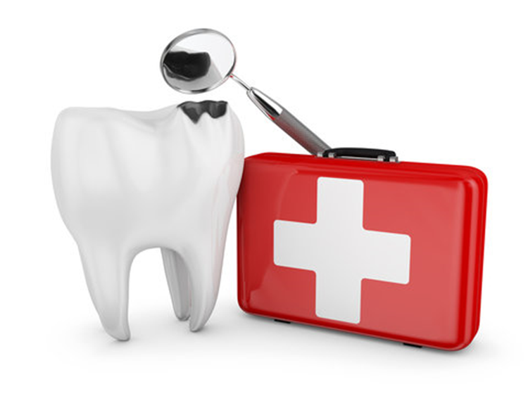 What To Include In A Dental Emergency Kit | Webster Lake Dental
